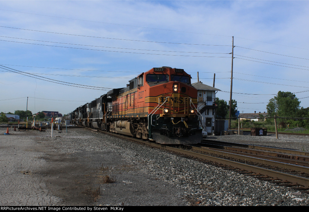 BNSF 5227